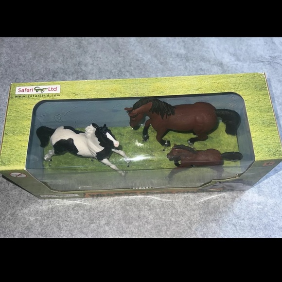 Safari LTD | Toys | Pinto Mustang Morgan Foal Morgan Mare Winner Circle ...